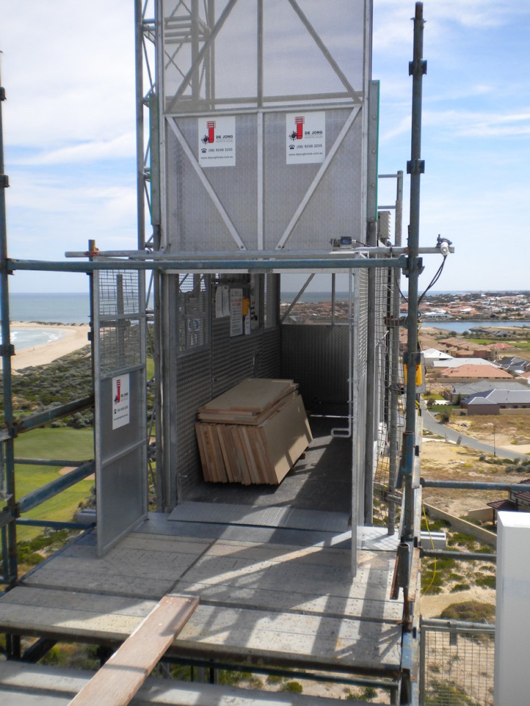 PT2000 - 2000KG Man & Materials Hoist