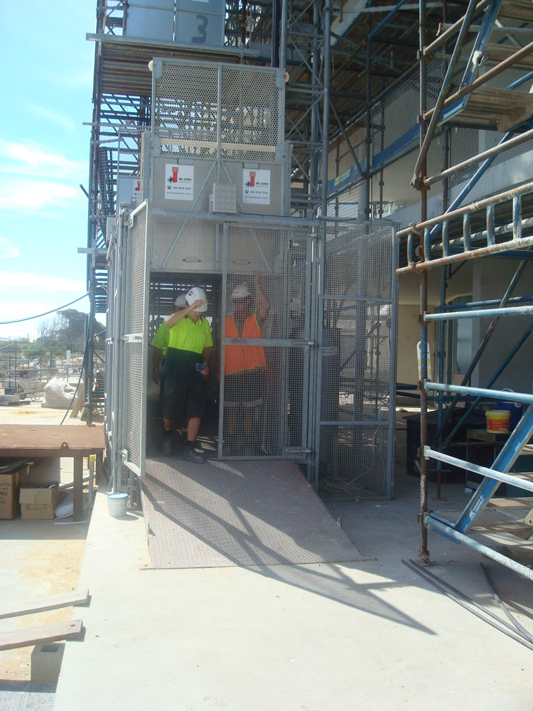 Construction Hoists – DE JONG